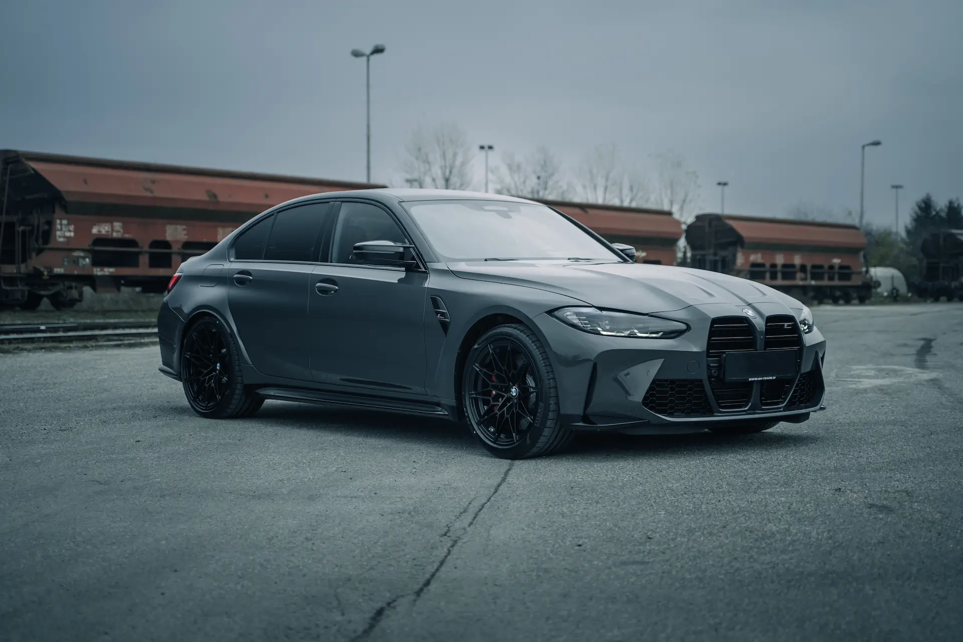 EMPITO - Najem luksuznega vozila